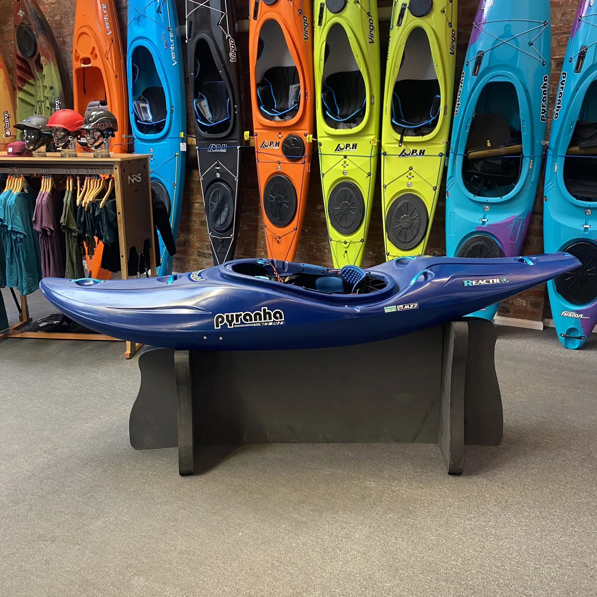 Pyranha ReactR Medium River Running Kayak in Navy Ex Display