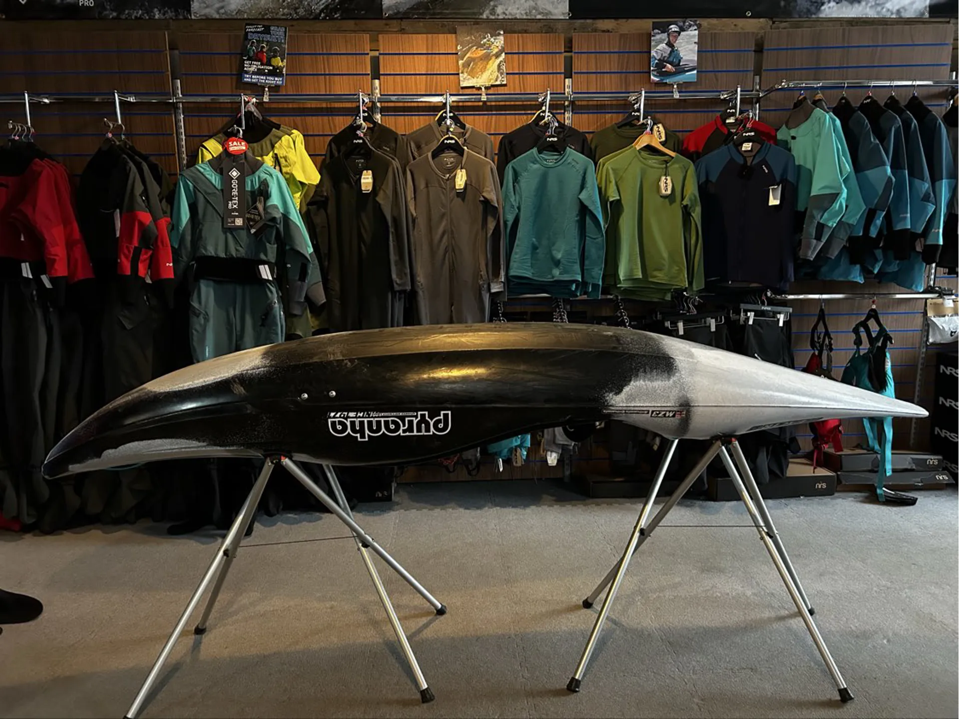 Pyranha Kayaks ReactR Medium Elite Ex Demo Black/White Used