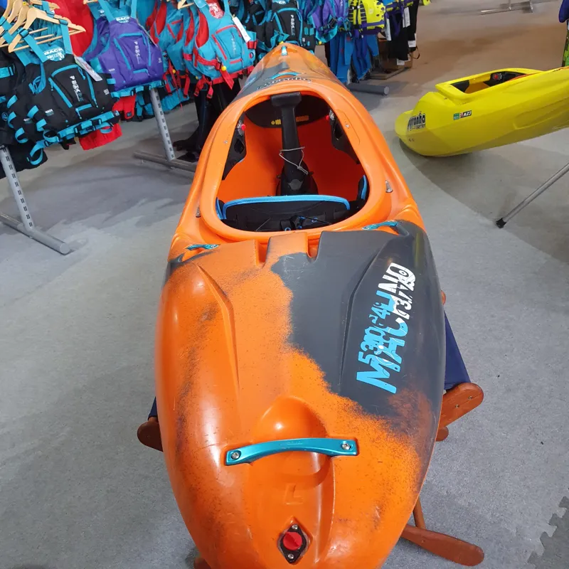 Pyranha Machno Fire Ant L Whitewater Kayak EX DEMO