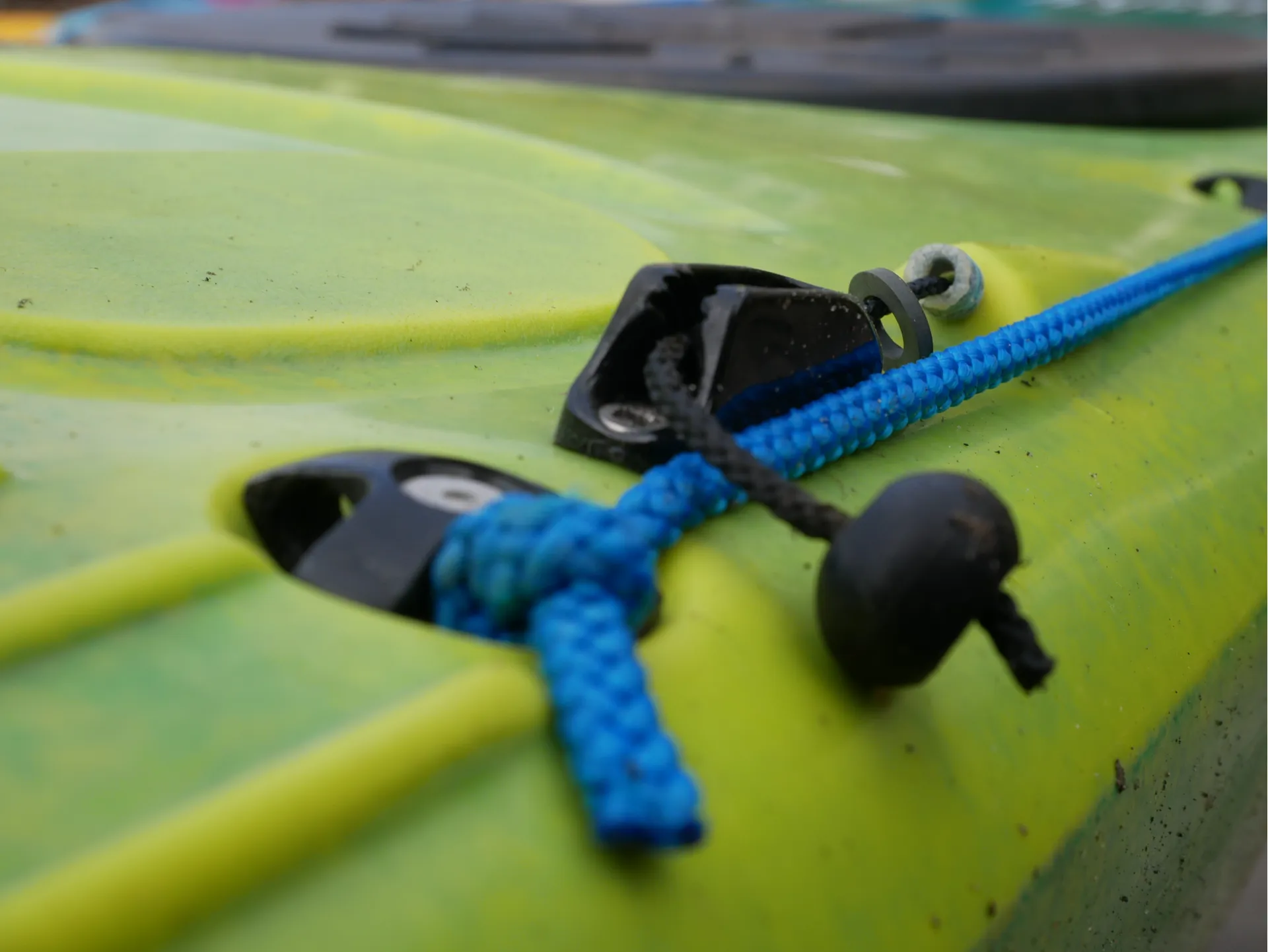 Venture Easky 15 Yellow Green Red Skeg Used